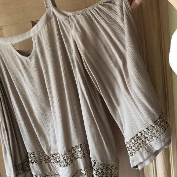 Doe & Rae | Tops | Top | Poshmark